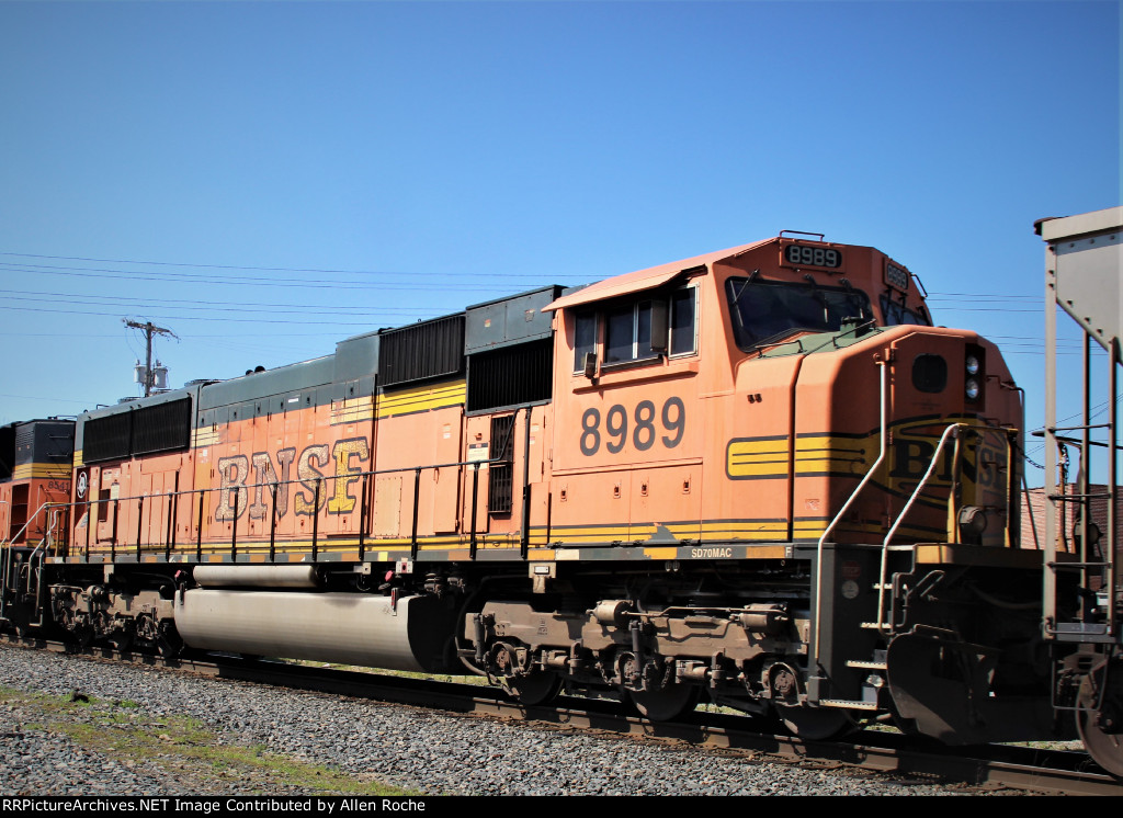 BNSF 8989